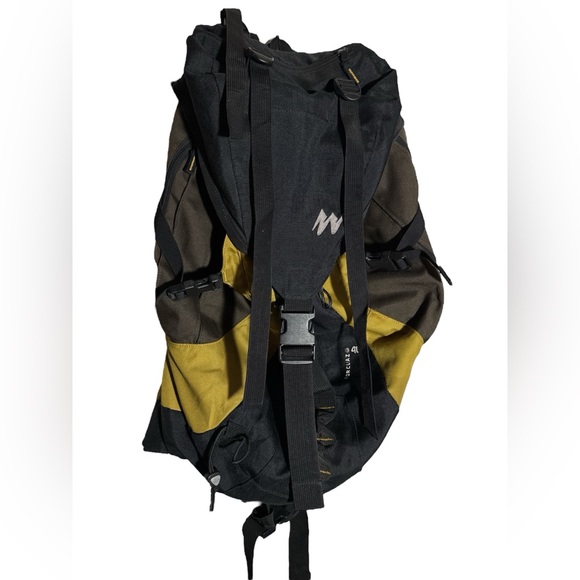 Quechua | Bags | Quechua Forclaz 4l Backpack Bapacking Travel Bag ...